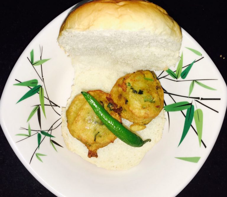 Vada Pav - Maharashtrian Street Food - Zayka Ka Tadka