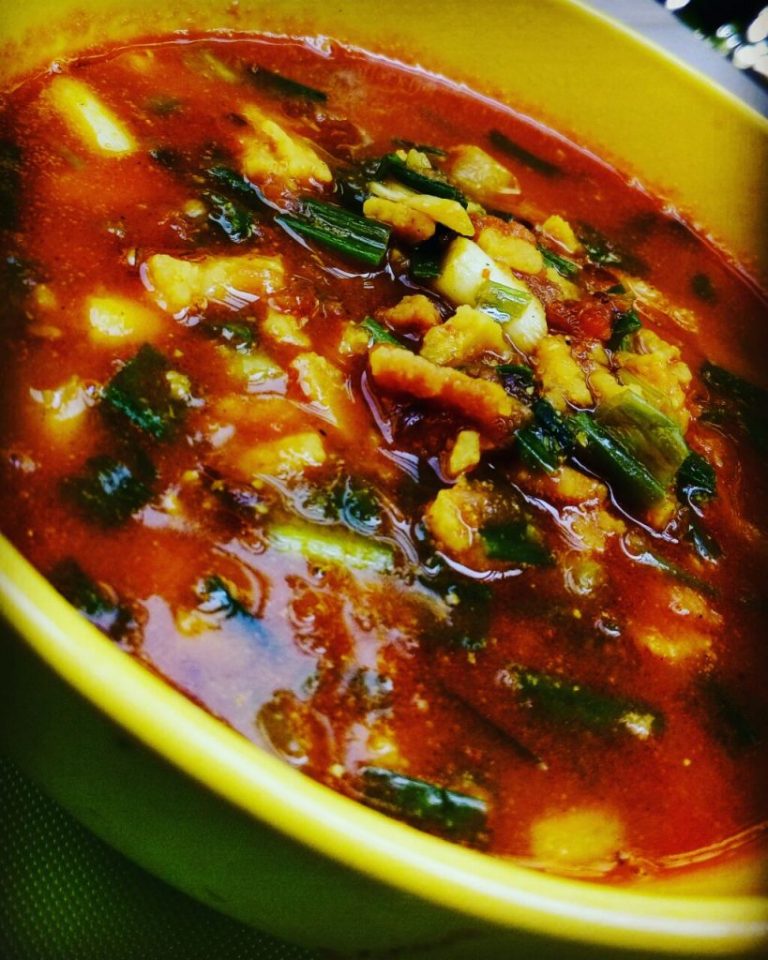 Mangodi With Spring Onion Curry - Zayka Ka Tadka
