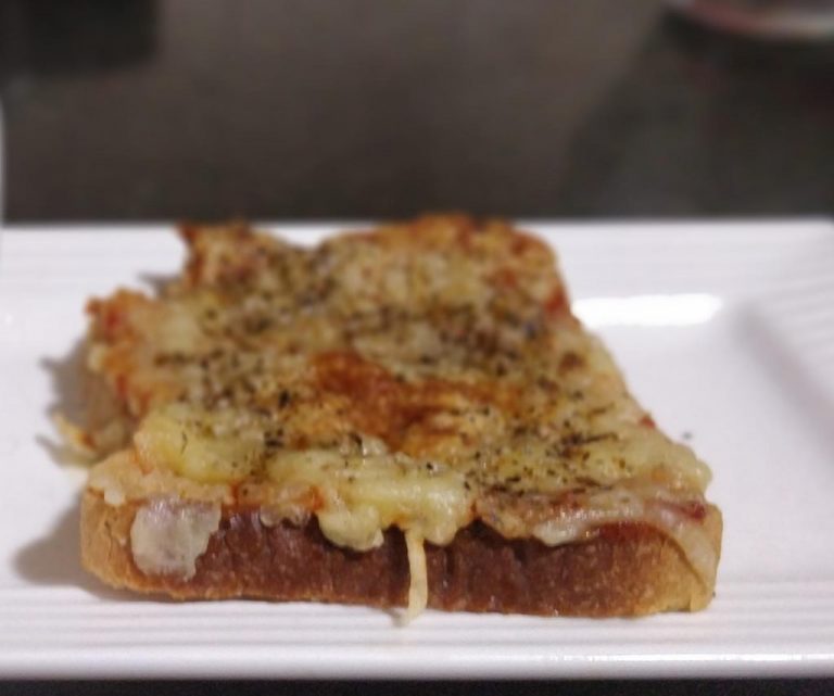 Bread Cheese Pizza Without Toppings - Zayka Ka Tadka